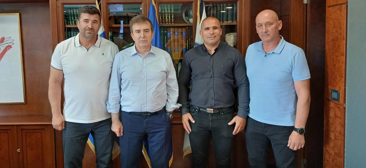Θερμές ευχές του υπ. προστασίας Μιχάλη Χρυσοχοΐδη στους Ελληνες ...